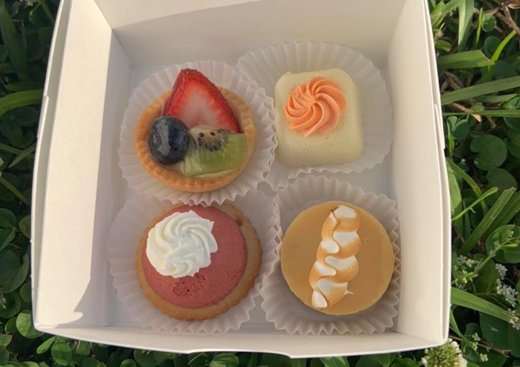 4 piece assorted Pastry box – therollingpinllc